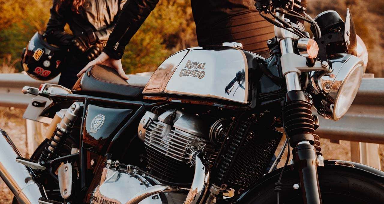 Royal Enfield ปรับปรุงเครื่องยนต์และเพิ่มสีใหม่สำหรับรุ่น INT650 และ ...