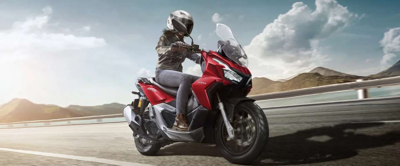 รอเปิดตัวในไทยว่าจะมีกี่สีทั้งหมดในรุ่น All New ADV160 อีกไม่นานเกินรอ ...