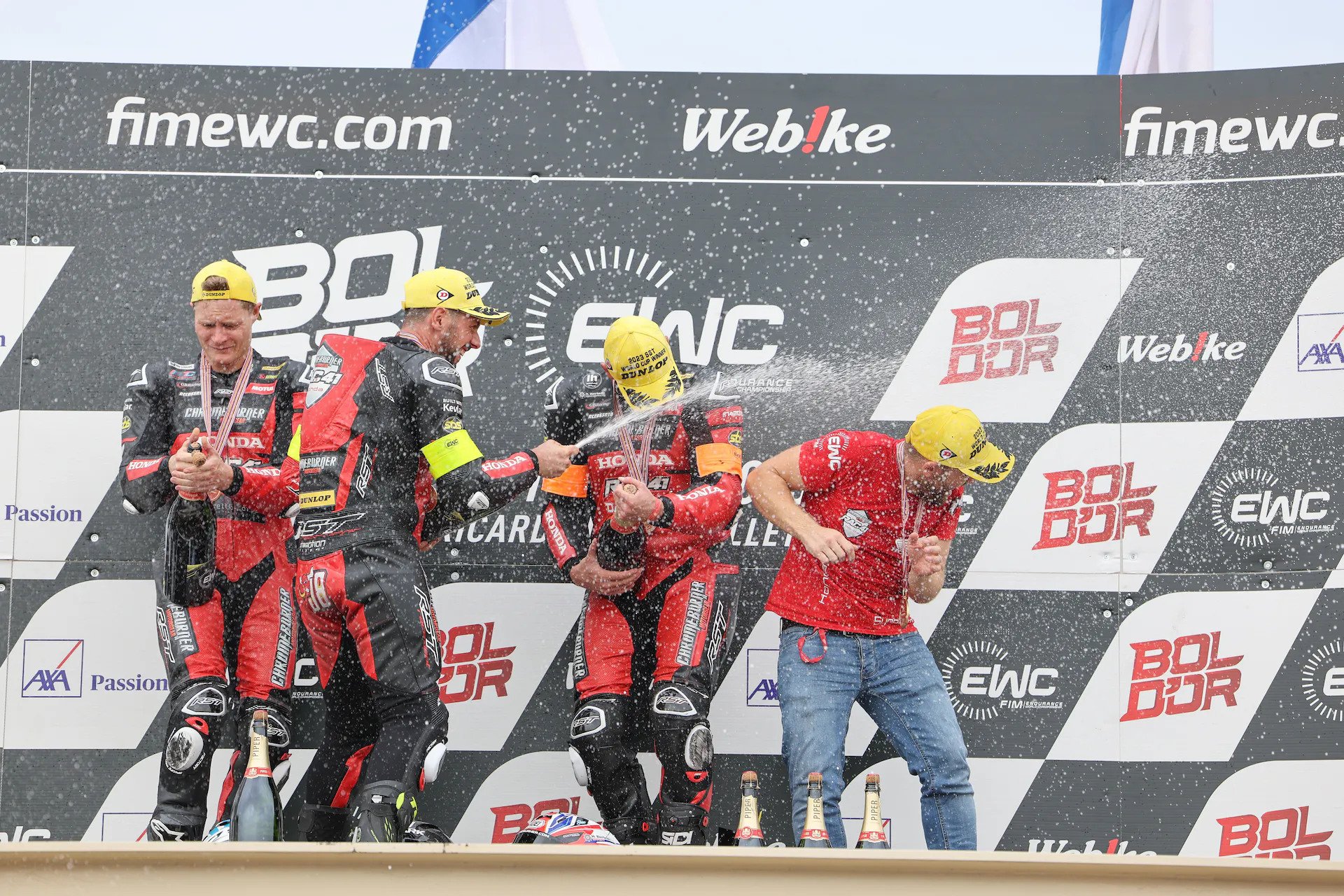 ความฝันพังทลายลง แต่ยังคงมีความคิดแง่บวกสำหรับ #41 ของ EWC - Webike ThailandWebike Thailand